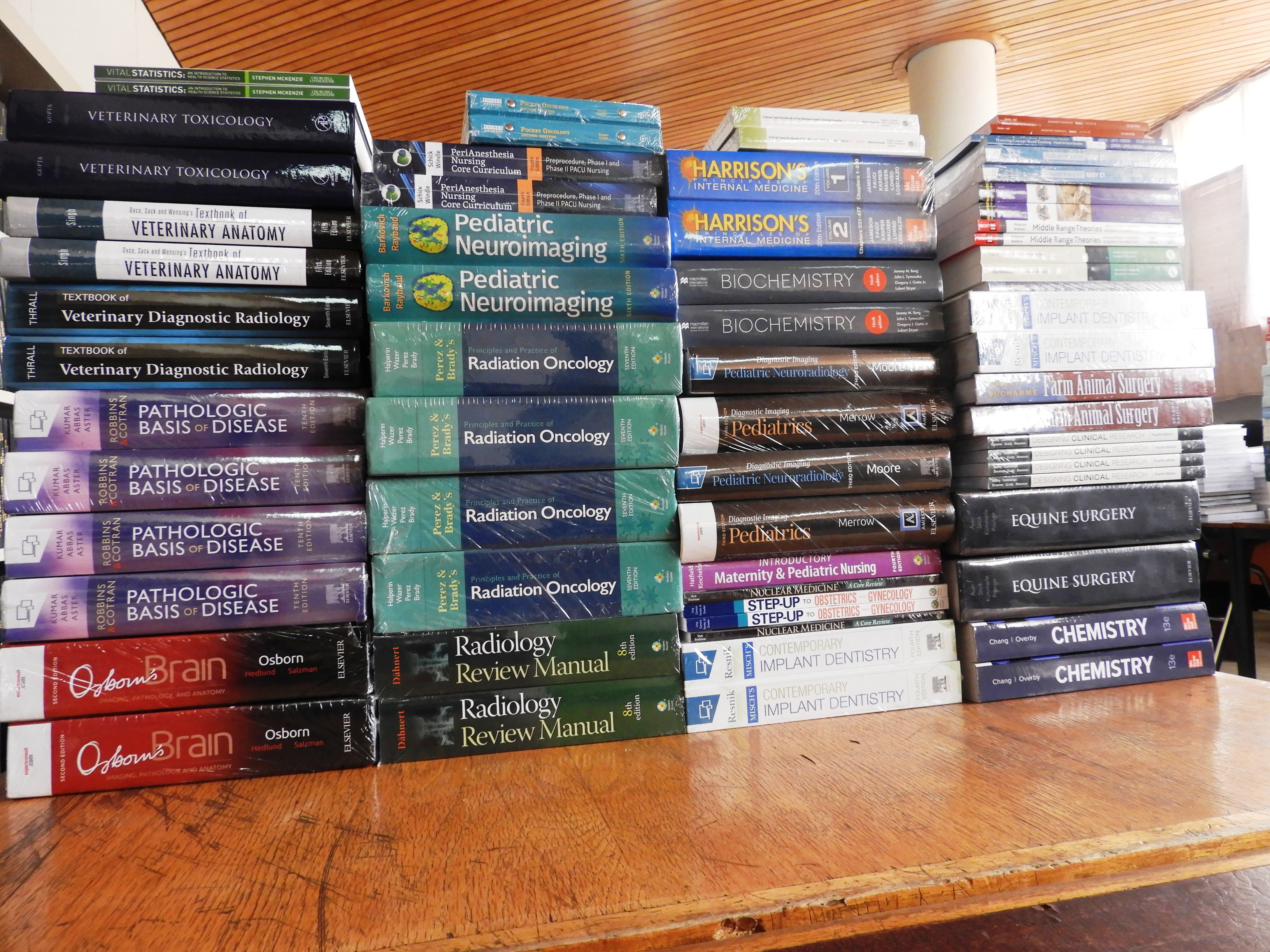 UoN Chancellor Donates Books to Library | Deparment of Library ...